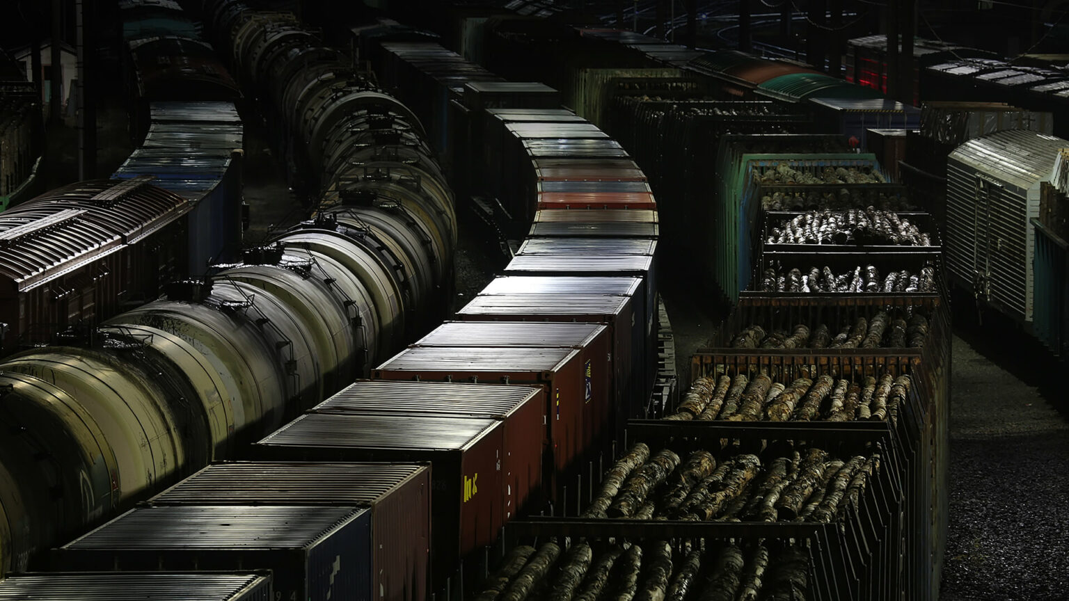 Intramotev - Rail. Reborn. Ready to Roll.